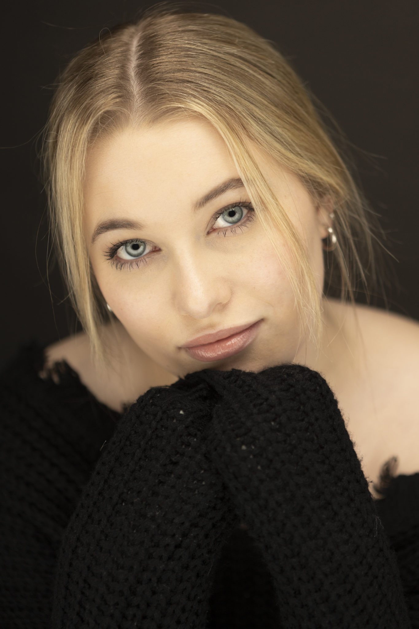 Actress Julia Reilly On Dream Roles, Love Of Music, And Working On ...